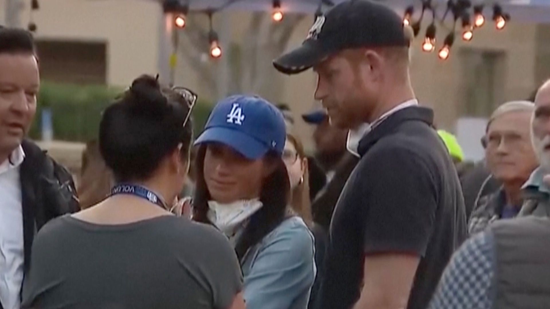 Raser mot Harry og Meghan: – Katastrofeturister!